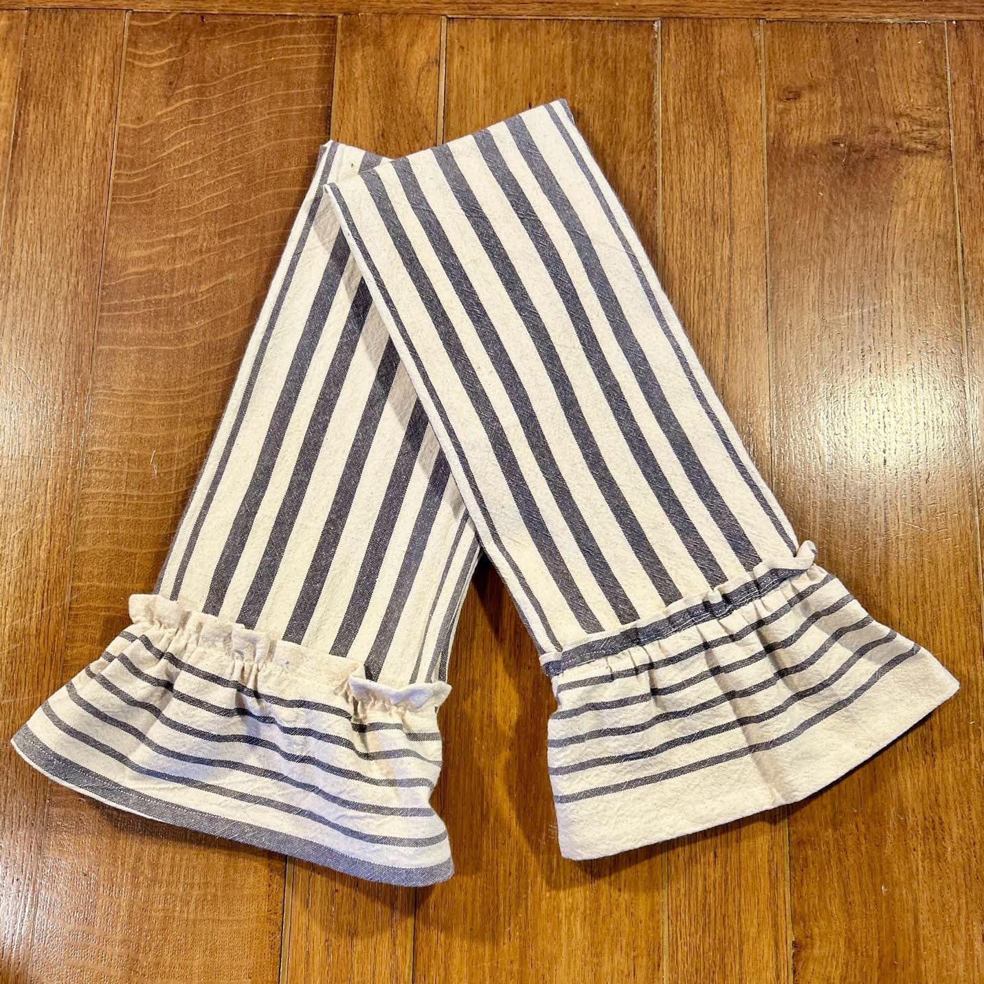 Ruffle Towel – Anna Phillips Designs